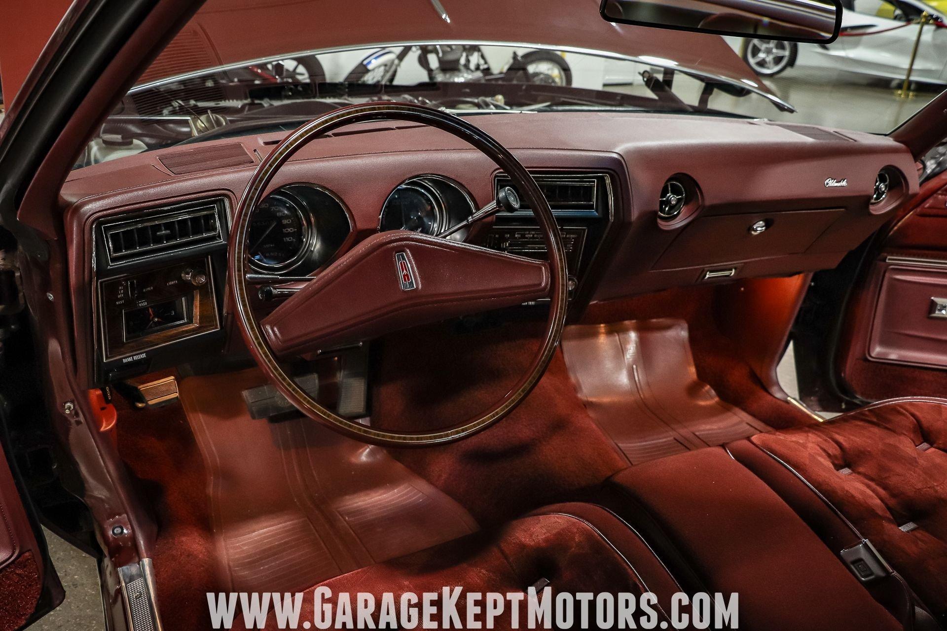 1976 Oldsmobile Cutlass Sedan