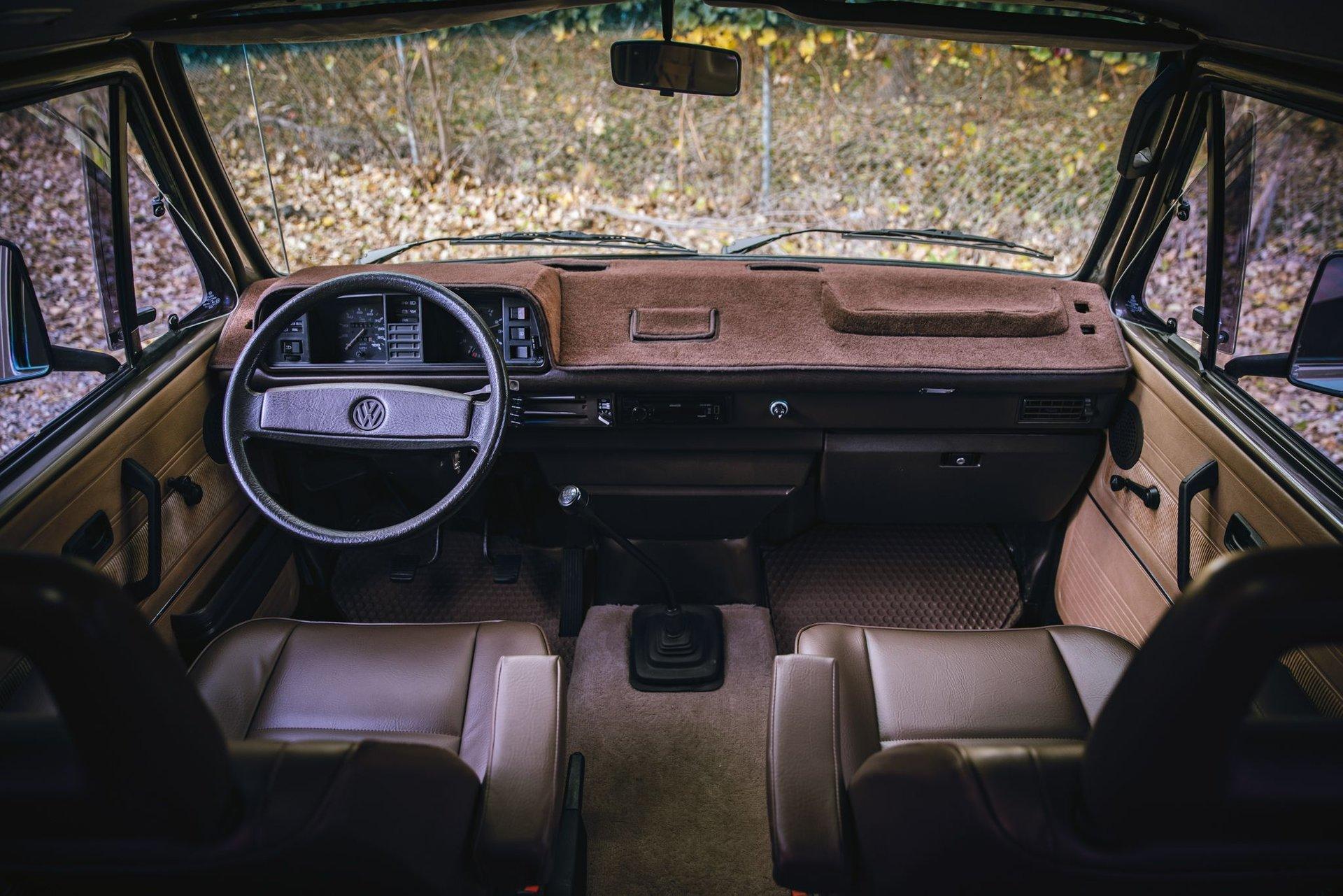 1985 Volkswagen Vanagon Interior